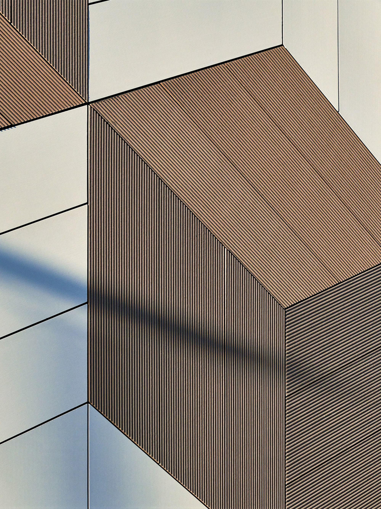 Detail Page - EQUITONE