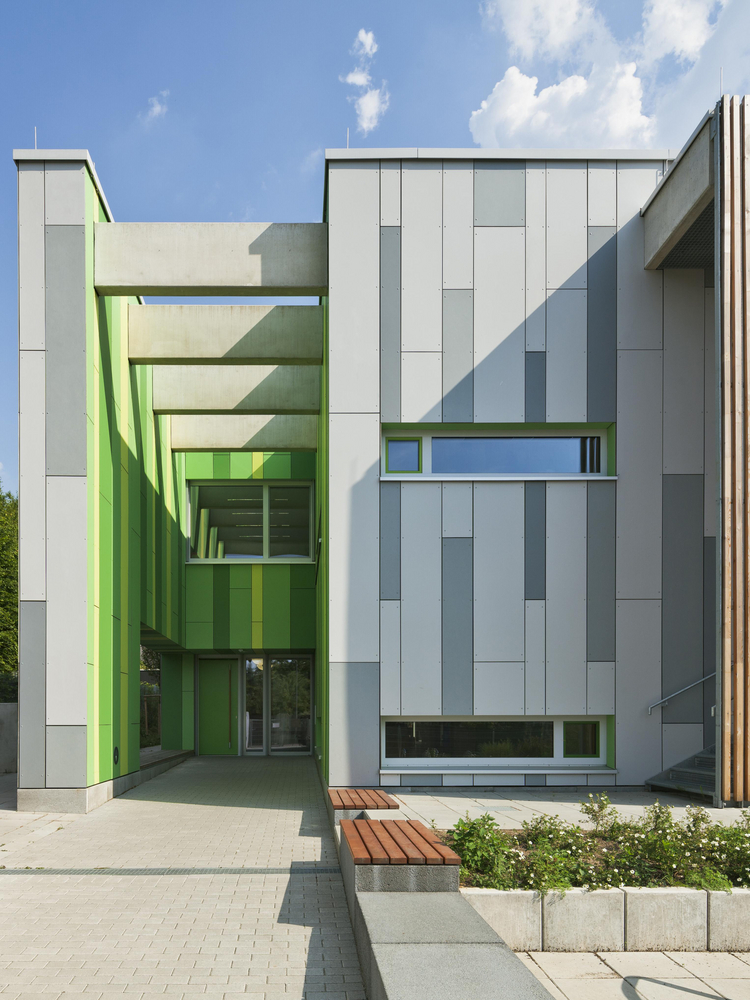 Moderne Fassaden: Referenz Kita in Wacholderweg - EQUITONE