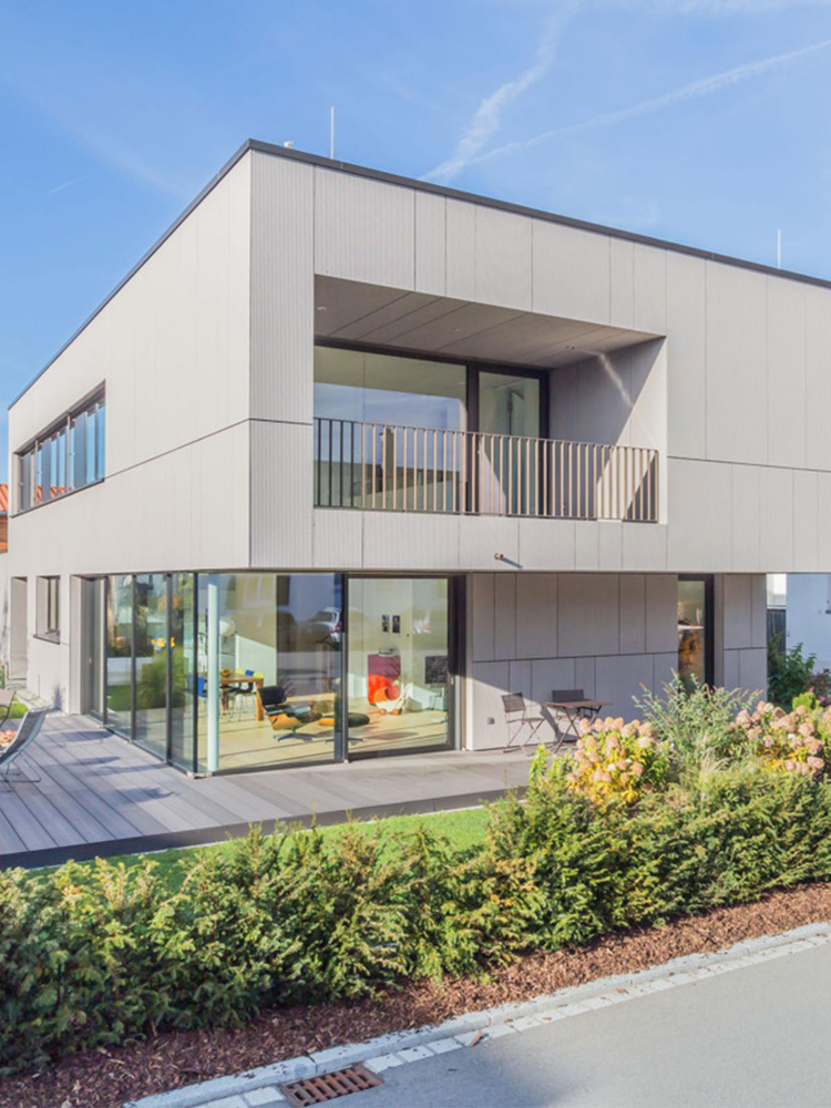 Detail Page - EQUITONE