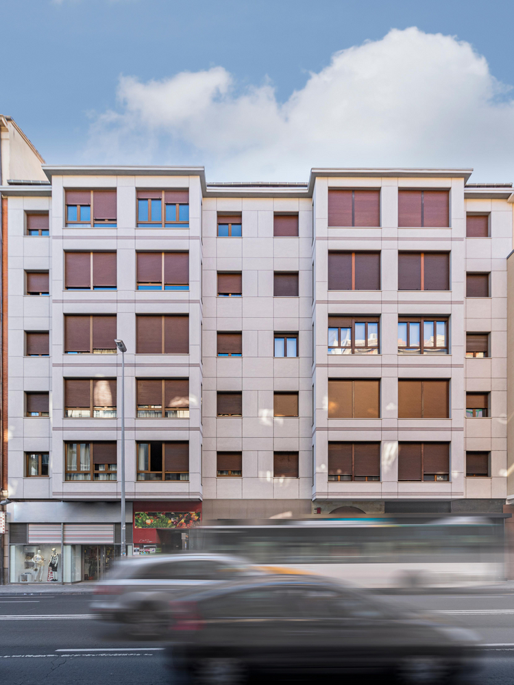 Immeuble à Pampelune - EQUITONE