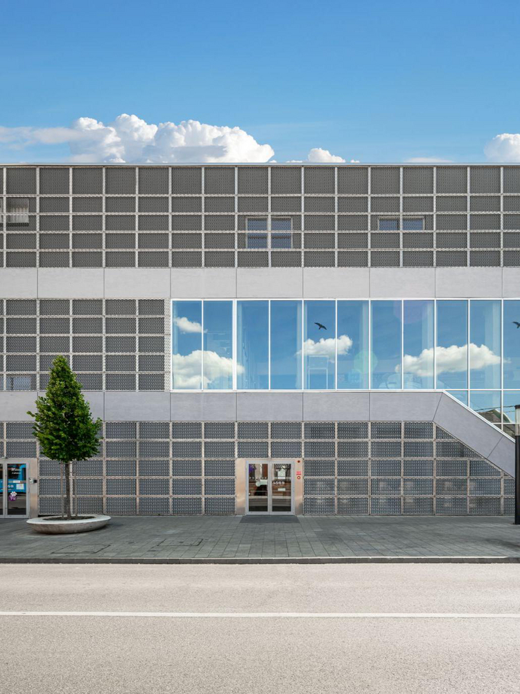 Supermarché à Budapest - EQUITONE