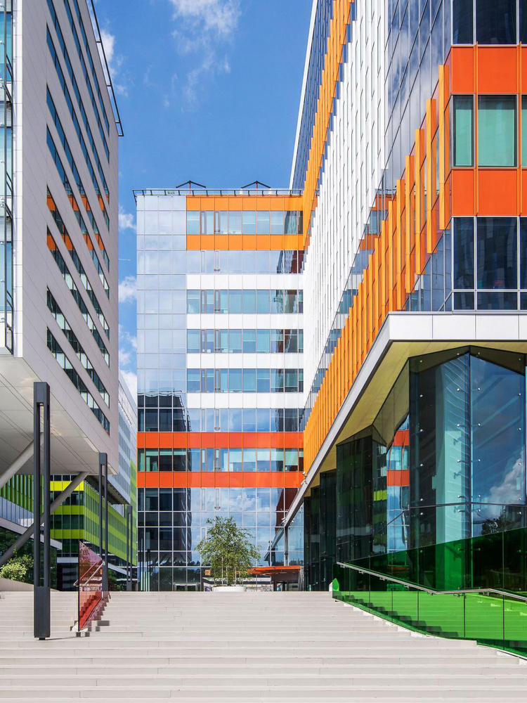 Green Court - EQUITONE